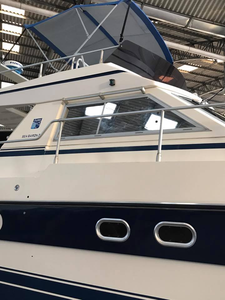 Lancha Sea Baron 34 - Costado - Younique Visual